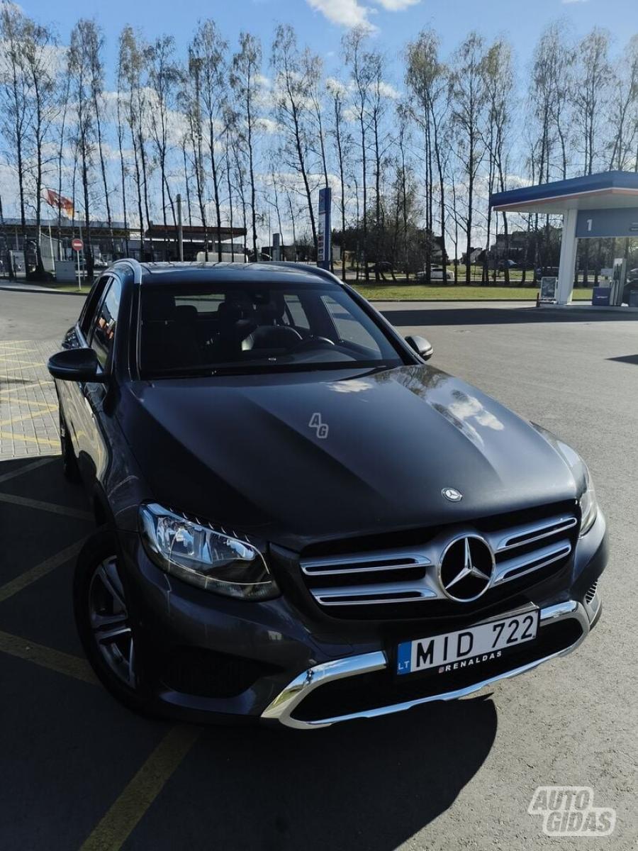 Pelēks Mercedes-Benz GLC 220 2016 Viļņa, ar dzinēja tilpumu 2.10 L un nobraukumu 275 tūkst. km par 18000 €, foto 15 vietnē AUTOMOTO.COM.LV