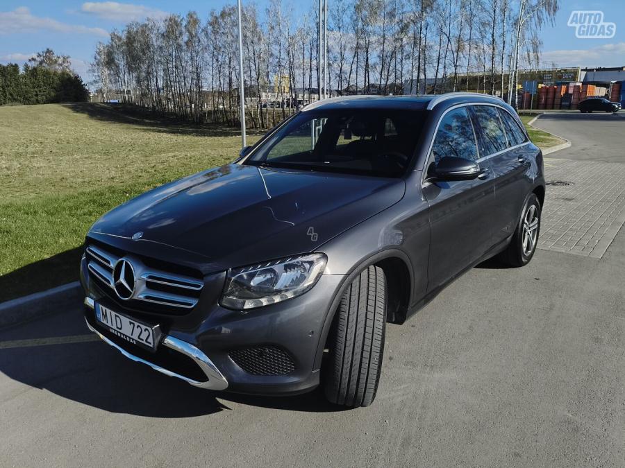 Pelēks Mercedes-Benz GLC 220 2016 Viļņa, ar dzinēja tilpumu 2.10 L un nobraukumu 275 tūkst. km par 18000 €, foto 16 vietnē AUTOMOTO.COM.LV