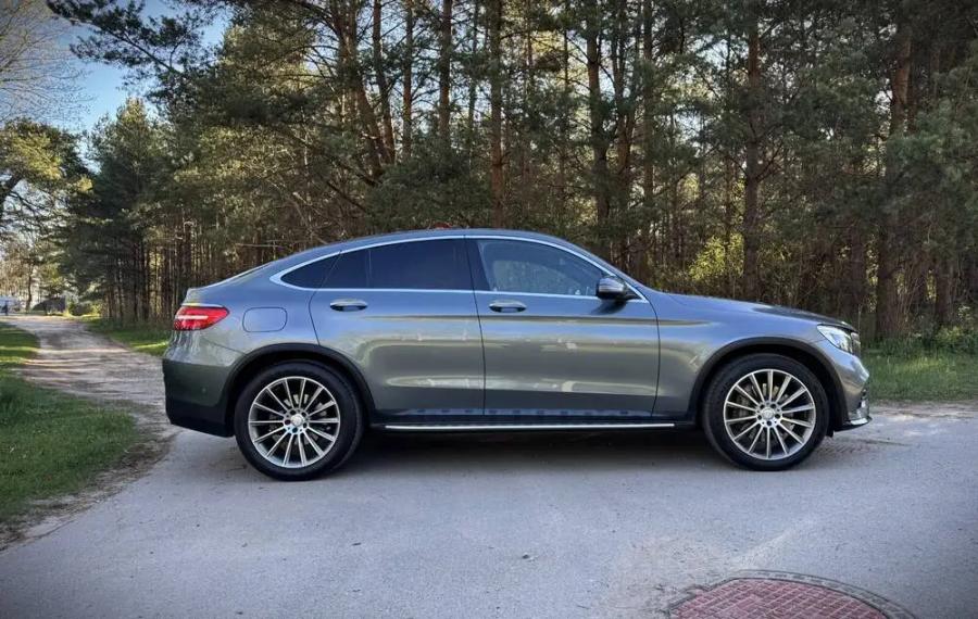 Grey Mercedes-Benz GLC 220 2016 in Jurmala, with an engine capacity of 2.20 L and mileage of 224 thousand km for 22000 €, photo 6 on AUTOMOTO.COM.LV