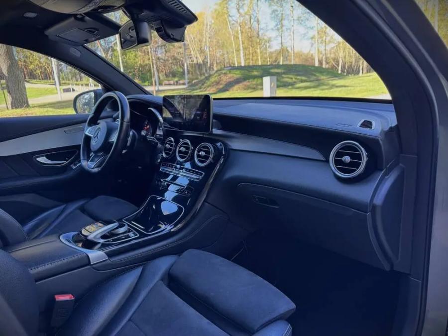Grey Mercedes-Benz GLC 220 2016 in Jurmala, with an engine capacity of 2.20 L and mileage of 224 thousand km for 22000 €, photo 18 on AUTOMOTO.COM.LV