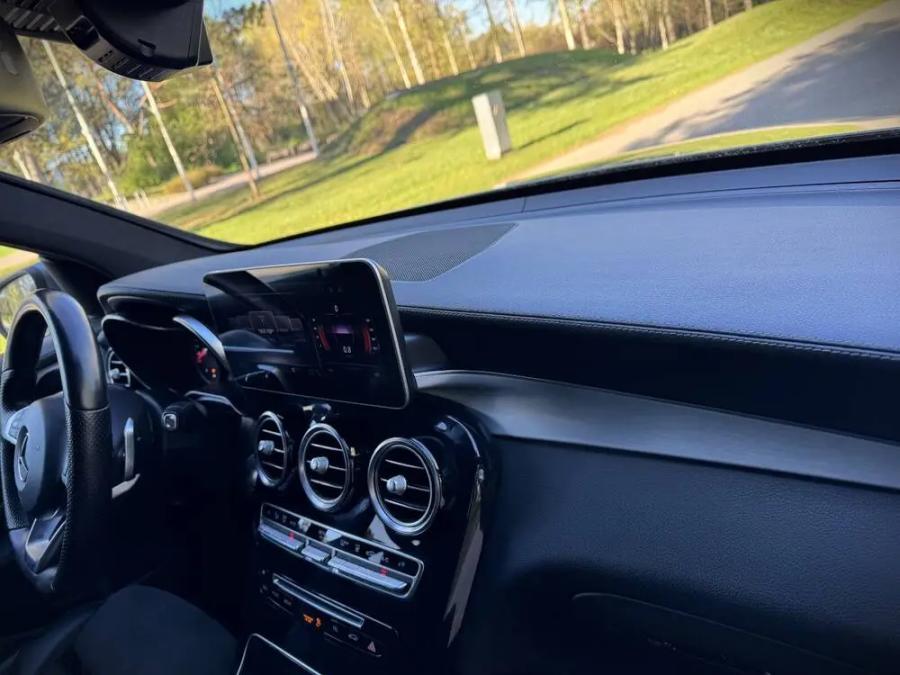 Grey Mercedes-Benz GLC 220 2016 in Jurmala, with an engine capacity of 2.20 L and mileage of 224 thousand km for 22000 €, photo 24 on AUTOMOTO.COM.LV