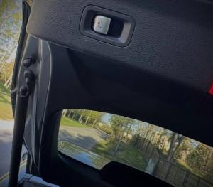 Grey Mercedes-Benz GLC 220 2016 in Jurmala, with an engine capacity of 2.20 L and mileage of 224 thousand km for 22000 €, photo 28 on AUTOMOTO.COM.LV