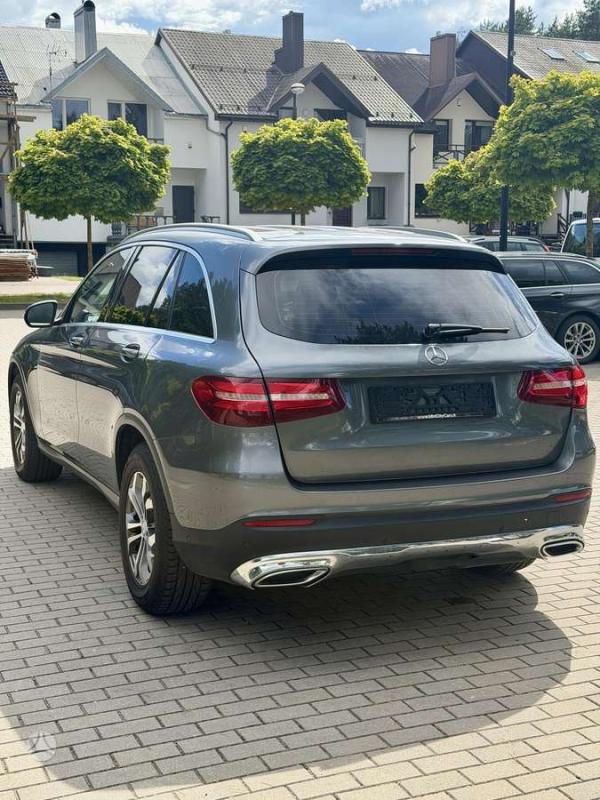Grey Mercedes-Benz GLC 220 2016 in Prienai, with an engine capacity of 2.14 L and mileage of 280 thousand km for 15950 €, photo 6 on AUTOMOTO.COM.LV