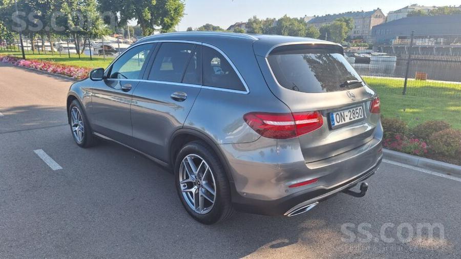 Pelēks Mercedes-Benz GLC 220 2016 Rīga, ar dzinēja tilpumu 2.20 L un nobraukumu 285 tūkst. km par 19500 €, foto 4 vietnē AUTOMOTO.COM.LV