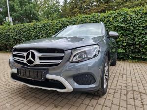 Pelēks Mercedes-Benz GLC 220 2016 Viļņa, ar dzinēja tilpumu 2.14 L un nobraukumu 280 tūkst. km par 14950 €, foto 3 vietnē AUTOMOTO.COM.LV