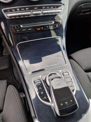 Pelēks Mercedes-Benz GLC 220 2016 Viļņa, ar dzinēja tilpumu 2.14 L un nobraukumu 280 tūkst. km par 14950 €, foto 18 vietnē AUTOMOTO.COM.LV