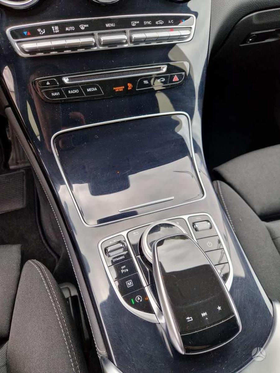 Pelēks Mercedes-Benz GLC 220 2016 Viļņa, ar dzinēja tilpumu 2.14 L un nobraukumu 280 tūkst. km par 14950 €, foto 18 vietnē AUTOMOTO.COM.LV