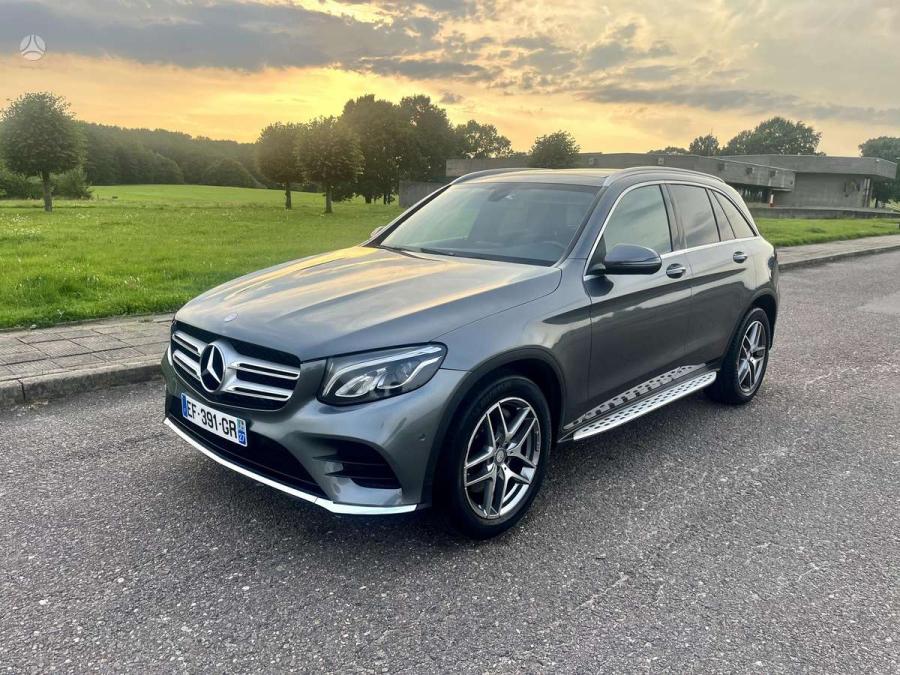 Grey Mercedes-Benz GLC 220 2016 in Kaunas, with an engine capacity of 2.20 L and mileage of 239 thousand km for 17250 €, photo 4 on AUTOMOTO.COM.LV