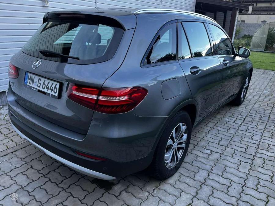 Grey Mercedes-Benz GLC 220 2016 in Vilnius, with an engine capacity of 2.14 L and mileage of 280 thousand km for 14650 €, photo 6 on AUTOMOTO.COM.LV