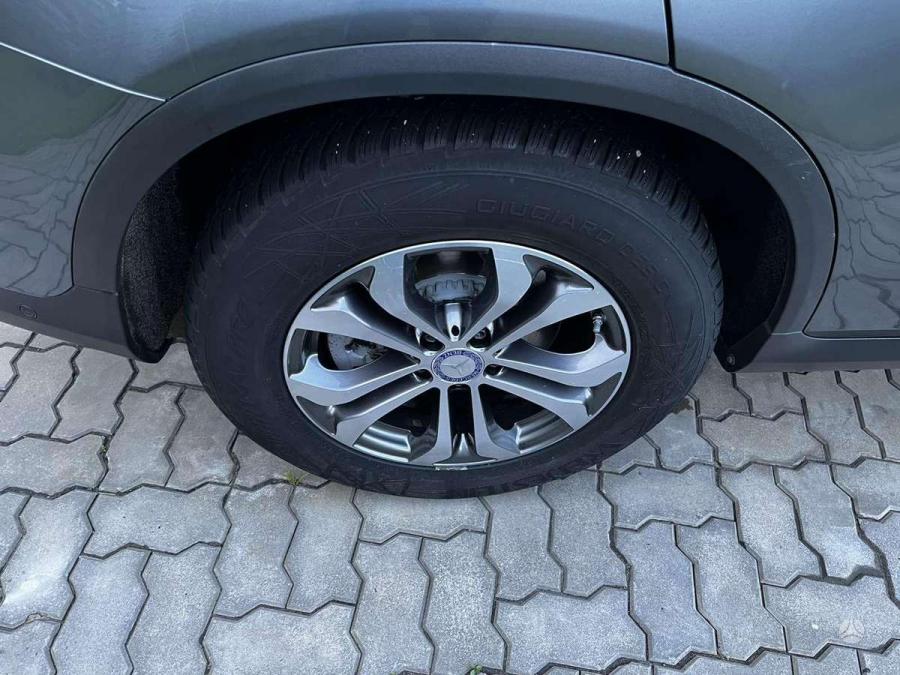 Grey Mercedes-Benz GLC 220 2016 in Vilnius, with an engine capacity of 2.14 L and mileage of 280 thousand km for 14650 €, photo 7 on AUTOMOTO.COM.LV
