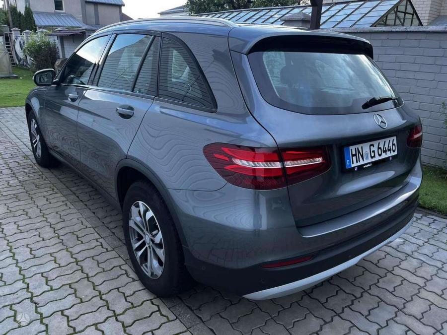 Grey Mercedes-Benz GLC 220 2016 in Vilnius, with an engine capacity of 2.14 L and mileage of 280 thousand km for 14650 €, photo 8 on AUTOMOTO.COM.LV