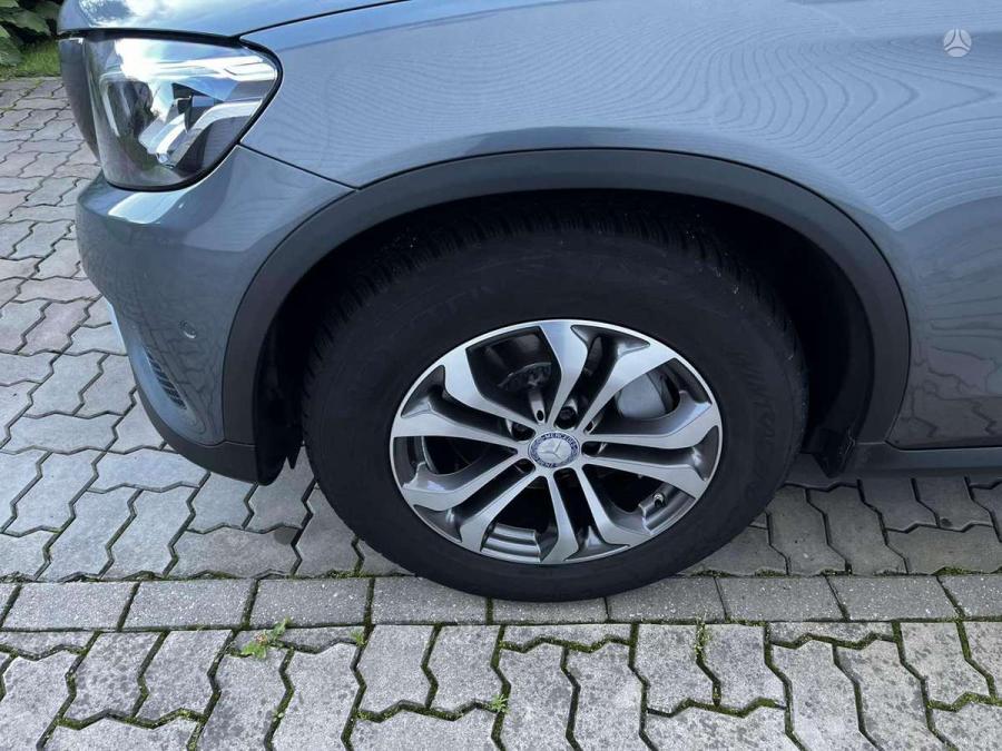 Grey Mercedes-Benz GLC 220 2016 in Vilnius, with an engine capacity of 2.14 L and mileage of 280 thousand km for 14650 €, photo 11 on AUTOMOTO.COM.LV
