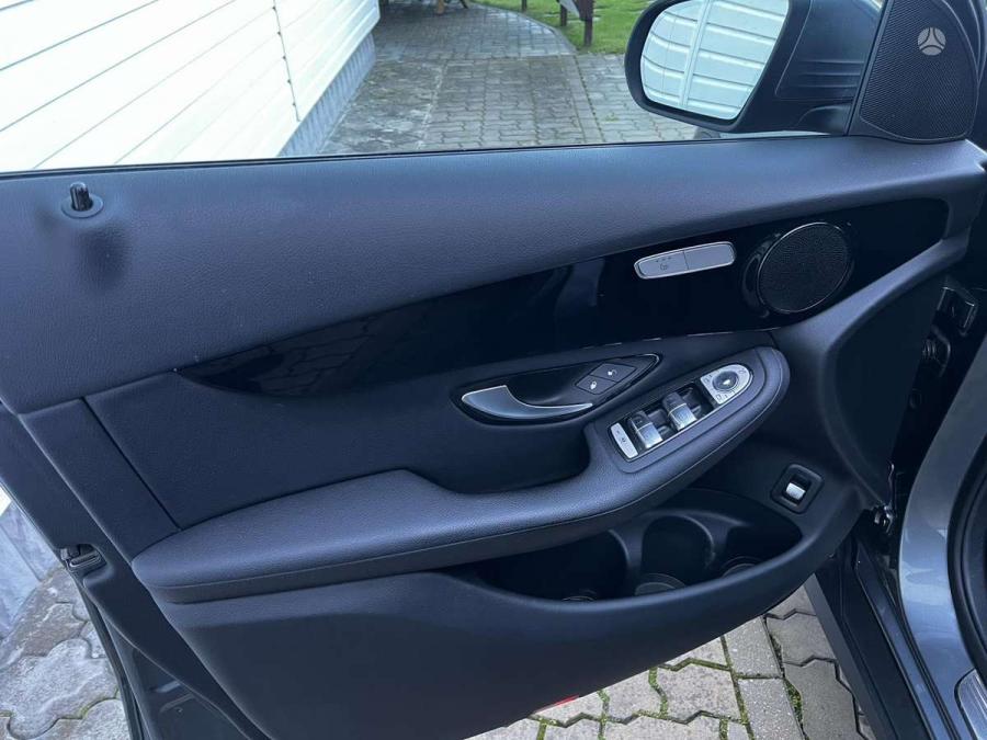 Grey Mercedes-Benz GLC 220 2016 in Vilnius, with an engine capacity of 2.14 L and mileage of 280 thousand km for 14650 €, photo 13 on AUTOMOTO.COM.LV
