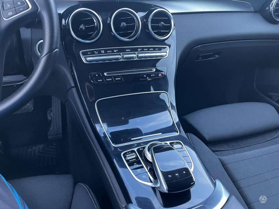 Grey Mercedes-Benz GLC 220 2016 in Vilnius, with an engine capacity of 2.14 L and mileage of 280 thousand km for 14650 €, photo 17 on AUTOMOTO.COM.LV