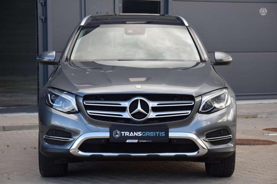 Pelēks Mercedes-Benz GLC 220 2016 Viļņa, ar dzinēja tilpumu 2.14 L un nobraukumu 269 tūkst. km par 15200 €, foto 4 vietnē AUTOMOTO.COM.LV