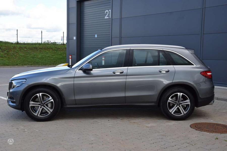 Pelēks Mercedes-Benz GLC 220 2016 Viļņa, ar dzinēja tilpumu 2.14 L un nobraukumu 269 tūkst. km par 15200 €, foto 10 vietnē AUTOMOTO.COM.LV