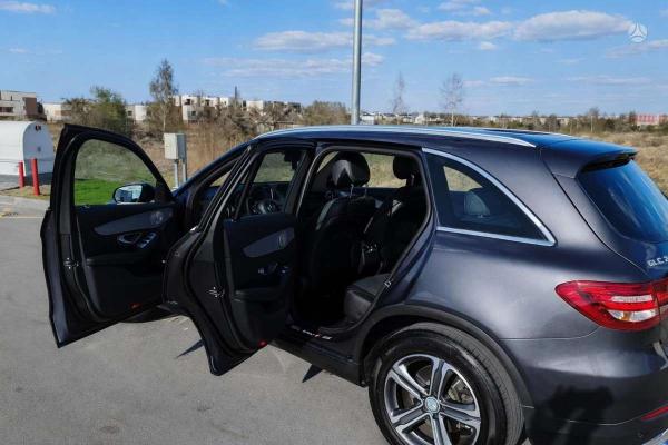 Mercedes-Benz GLC 220 2016 in Vilnius on AUTOMOTO.COM.LV Grey Mercedes-Benz GLC 220 2016 in Vilnius, with an engine capacity of 2.14 L and mileage of 276 thousand km for 15000 €, photo 11 on AUTOMOTO.COM.LV