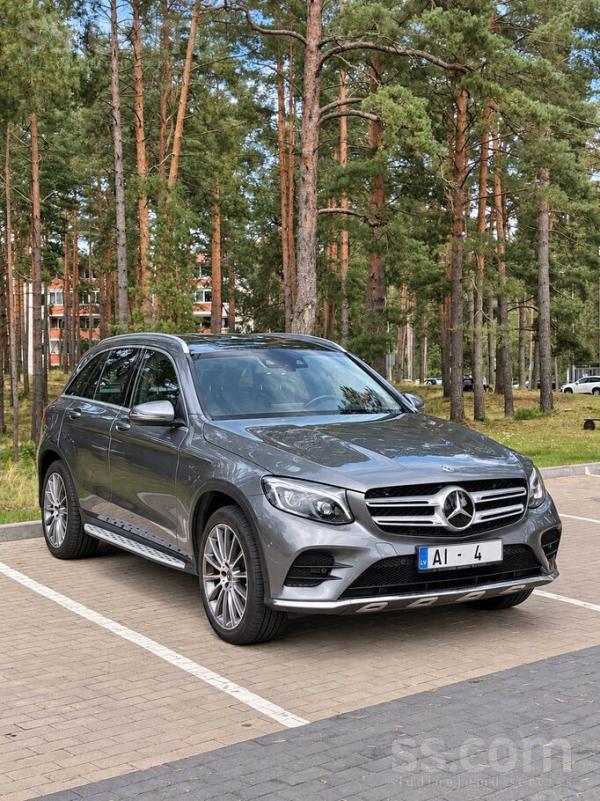 Мерседес ГЛЦ 220 2016 в Рига на AUTOMOTO.COM.LV Серый Мерседес ГЛЦ 220 2016 в Рига, объемом двигателя 2.20 л и пробегом 232 тыс. км за 19900 €, фото 5 на AUTOMOTO.COM.LV