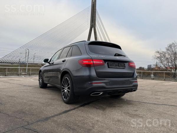 Grey Mercedes-Benz GLC 220 2017 in Riga, with an engine capacity of 2.20 L and mileage of 281 thousand km for 19500 €, photo 5 on AUTOMOTO.COM.LV