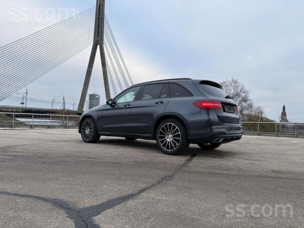Grey Mercedes-Benz GLC 220 2017 in Riga, with an engine capacity of 2.20 L and mileage of 281 thousand km for 19500 €, photo 7 on AUTOMOTO.COM.LV