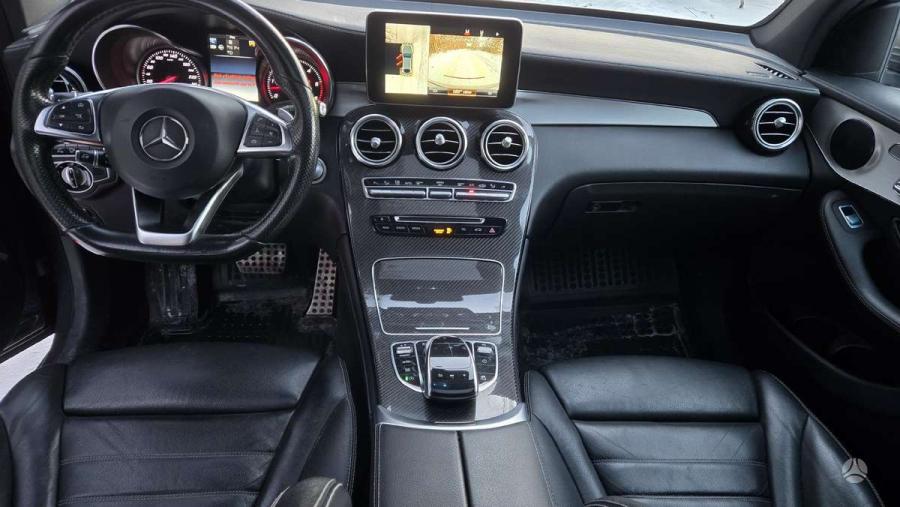 Grey Mercedes-Benz GLC 220 2017 in Taurage, with an engine capacity of 2.20 L and mileage of 310 thousand km for 20900 €, photo 11 on AUTOMOTO.COM.LV