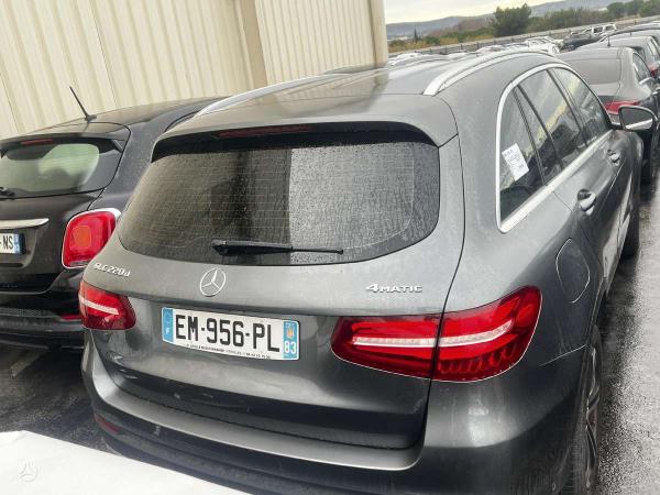 Pelēks Mercedes-Benz GLC 220 2017 Viļņa, ar dzinēja tilpumu 2.10 L un nobraukumu 160 tūkst. km par 12000 €, foto 2 vietnē AUTOMOTO.COM.LV