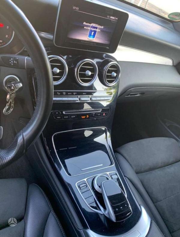 Grey Mercedes-Benz GLC 220 2017 in Anyksciai, with an engine capacity of 2.20 L and mileage of 240 thousand km for 22500 €, photo 7 on AUTOMOTO.COM.LV