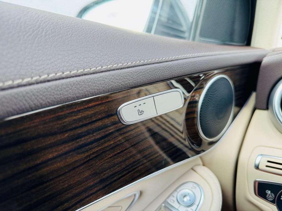 Grey Mercedes-Benz GLC 220 2017 in Siauliai, with an engine capacity of 2.14 L and mileage of 98 thousand km for 24499 €, photo 11 on AUTOMOTO.COM.LV
