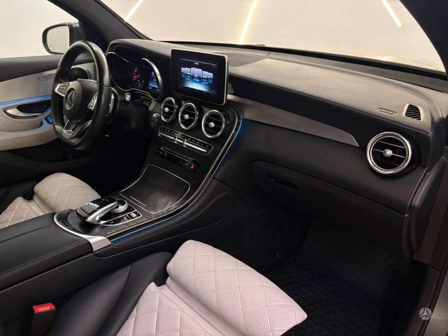 Grey Mercedes-Benz GLC 220 2017 in Marijampole, with an engine capacity of 2.14 L and mileage of 197 thousand km for 25999 €, photo 17 on AUTOMOTO.COM.LV