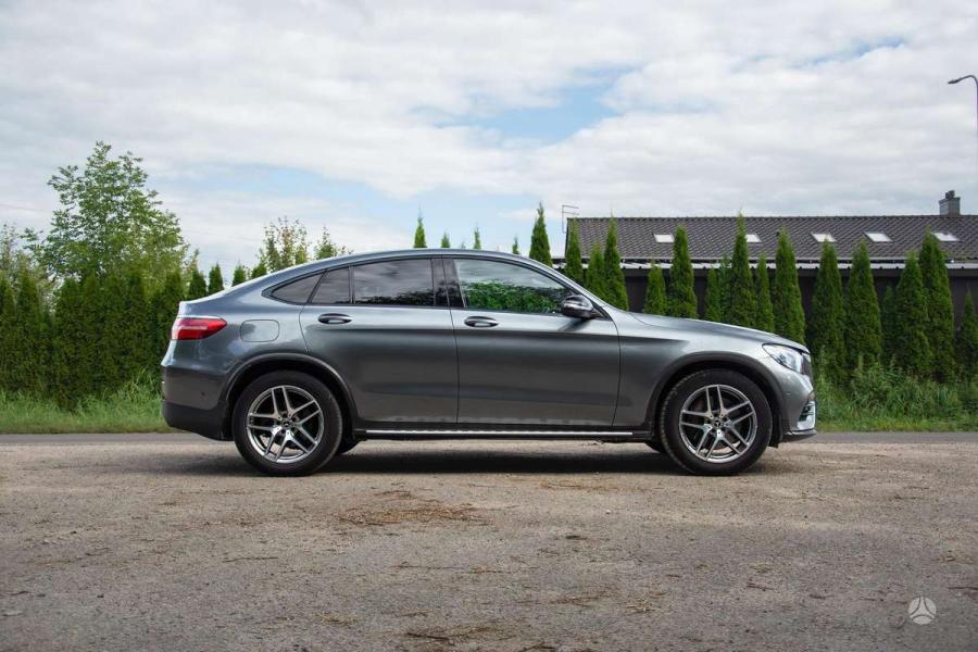 Grey Mercedes-Benz GLC 220 2017 in Elektrenai, with an engine capacity of 2.15 L and mileage of 270 thousand km for 20900 €, photo 9 on AUTOMOTO.COM.LV