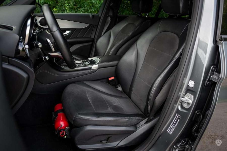 Grey Mercedes-Benz GLC 220 2017 in Elektrenai, with an engine capacity of 2.15 L and mileage of 270 thousand km for 20900 €, photo 12 on AUTOMOTO.COM.LV