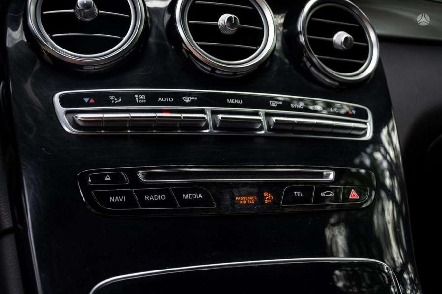 Grey Mercedes-Benz GLC 220 2017 in Elektrenai, with an engine capacity of 2.15 L and mileage of 270 thousand km for 20900 €, photo 27 on AUTOMOTO.COM.LV