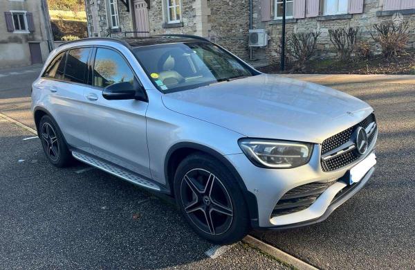 Grey Mercedes-Benz GLC 220 2020 in Taurage, with an engine capacity of 1.95 L and mileage of 107 thousand km for 26300 €, photo 1 on AUTOMOTO.COM.LV