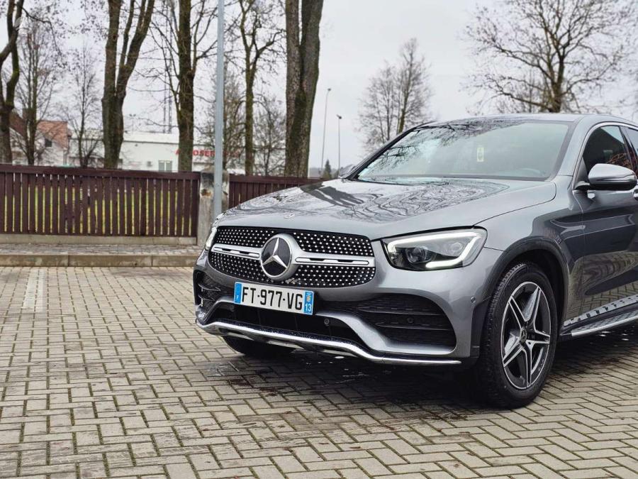 Grey Mercedes-Benz GLC 220 2020 in Taurage, with an engine capacity of 1.95 L and mileage of 197 thousand km for 27500 €, photo 4 on AUTOMOTO.COM.LV