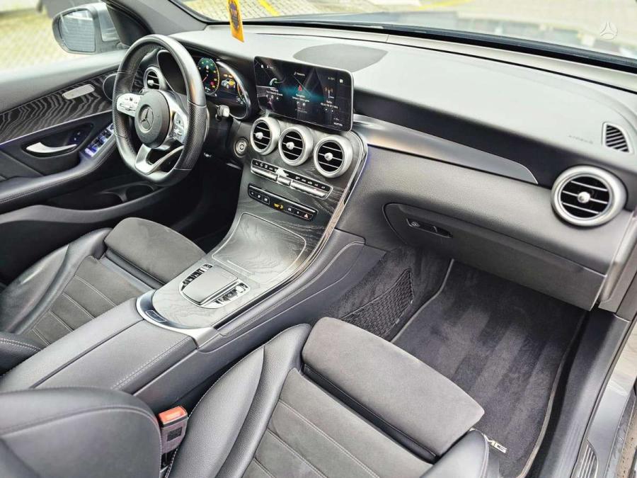 Grey Mercedes-Benz GLC 220 2020 in Taurage, with an engine capacity of 1.95 L and mileage of 197 thousand km for 27500 €, photo 22 on AUTOMOTO.COM.LV