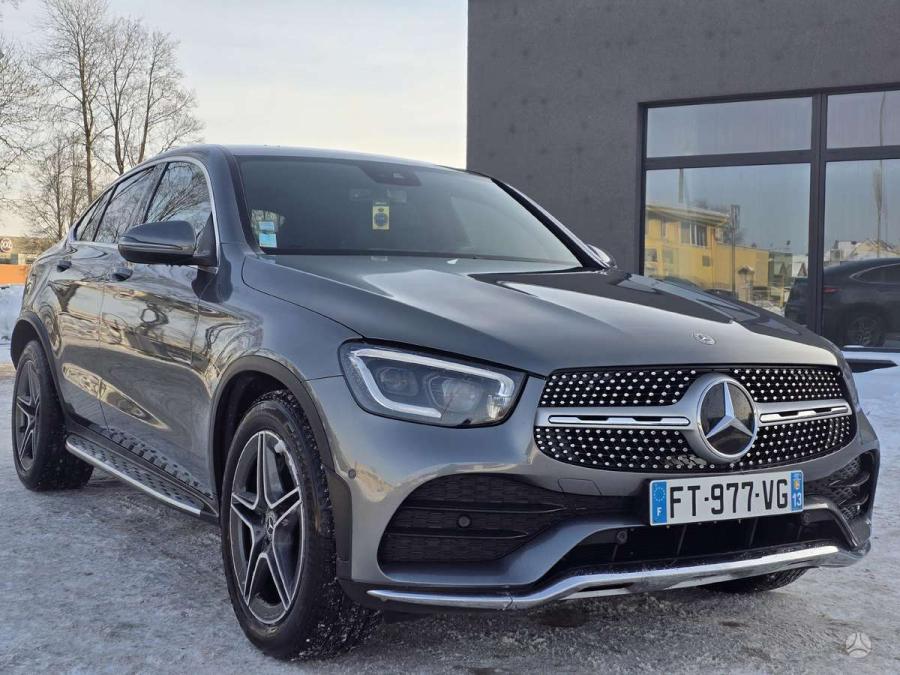 Grey Mercedes-Benz GLC 220 2020 in Taurage, with an engine capacity of 1.95 L and mileage of 200 thousand km for 27500 €, photo 1 on AUTOMOTO.COM.LV