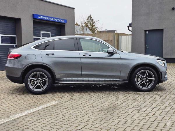 Pelēks Mercedes-Benz GLC 220 2020 Tauragė, ar dzinēja tilpumu 1.95 L un nobraukumu 200 tūkst. km par 27500 €, foto 21 vietnē AUTOMOTO.COM.LV