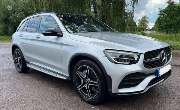 Grey Mercedes-Benz GLC 220 2020 in Taurage, with an engine capacity of 1.95 L and mileage of 187 thousand km for 24900 €, photo 5 on AUTOMOTO.COM.LV