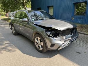 Pelēks Mercedes-Benz GLC 220 2020 Kauņa, ar dzinēja tilpumu 1.95 L un nobraukumu 160 tūkst. km par 9700 €, foto 4 vietnē AUTOMOTO.COM.LV