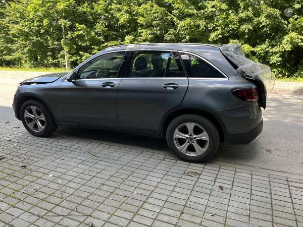Pelēks Mercedes-Benz GLC 220 2020 Kauņa, ar dzinēja tilpumu 1.95 L un nobraukumu 160 tūkst. km par 9700 €, foto 9 vietnē AUTOMOTO.COM.LV