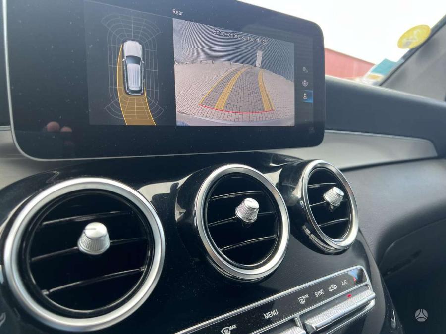 Pelēks Mercedes-Benz GLC 220 2020 Klaipėda, ar dzinēja tilpumu 1.95 L un nobraukumu 188 tūkst. km par 24500 €, foto 17 vietnē AUTOMOTO.COM.LV