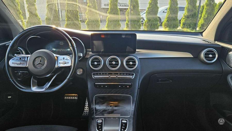 Grey Mercedes-Benz GLC 220 2020 in Plunge, with an engine capacity of 1.95 L and mileage of 224 thousand km for 24500 €, photo 8 on AUTOMOTO.COM.LV