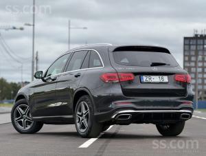 Pelēks Mercedes-Benz GLC 220 2020 Rīga, ar dzinēja tilpumu 2.00 L un nobraukumu 126 tūkst. km par 29900 €, foto 4 vietnē AUTOMOTO.COM.LV