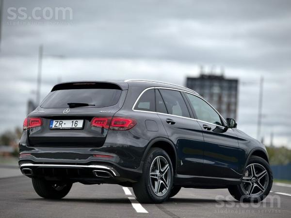Grey Mercedes-Benz GLC 220 2020 in Riga, with an engine capacity of 2.00 L and mileage of 126 thousand km for 29900 €, photo 5 on AUTOMOTO.COM.LV