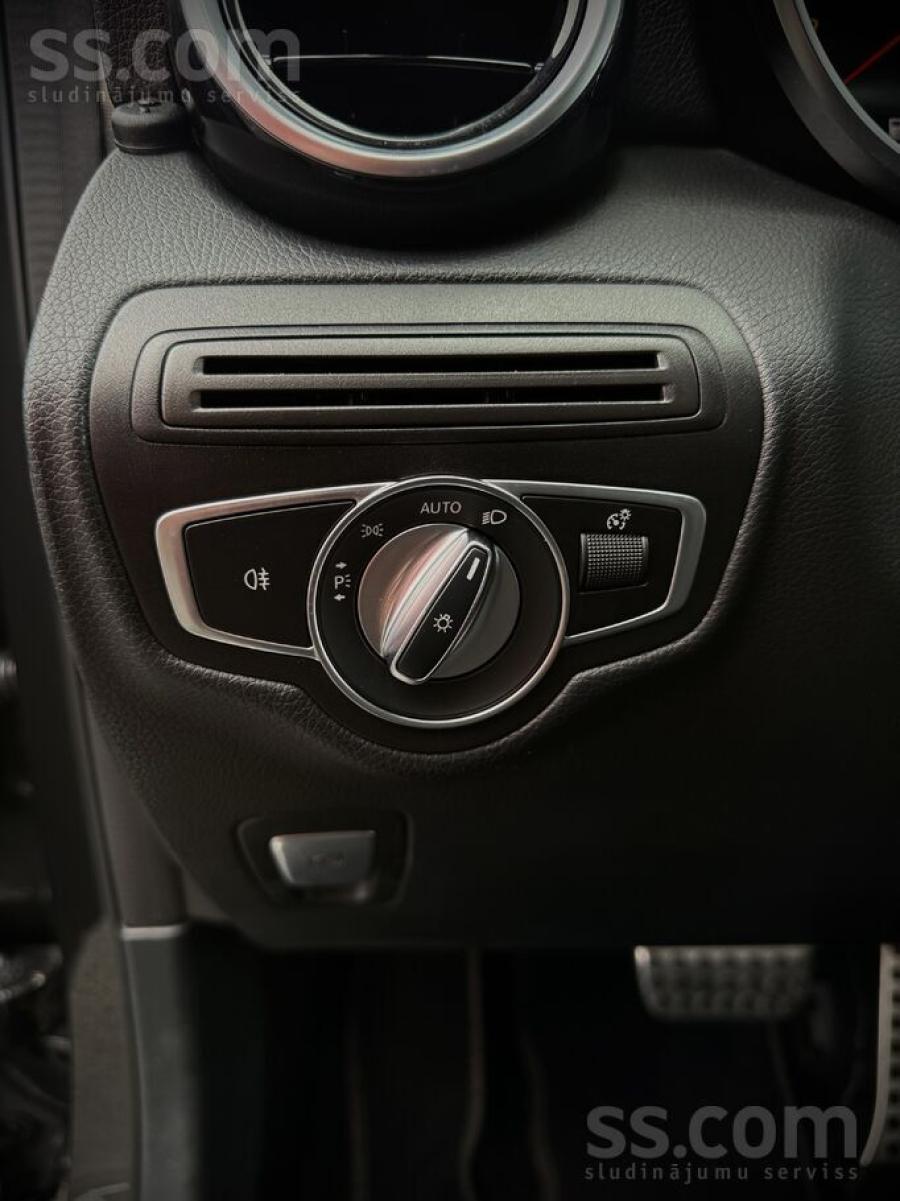 Pelēks Mercedes-Benz GLC 220 2020 Rīga, ar dzinēja tilpumu 2.00 L un nobraukumu 126 tūkst. km par 29900 €, foto 26 vietnē AUTOMOTO.COM.LV