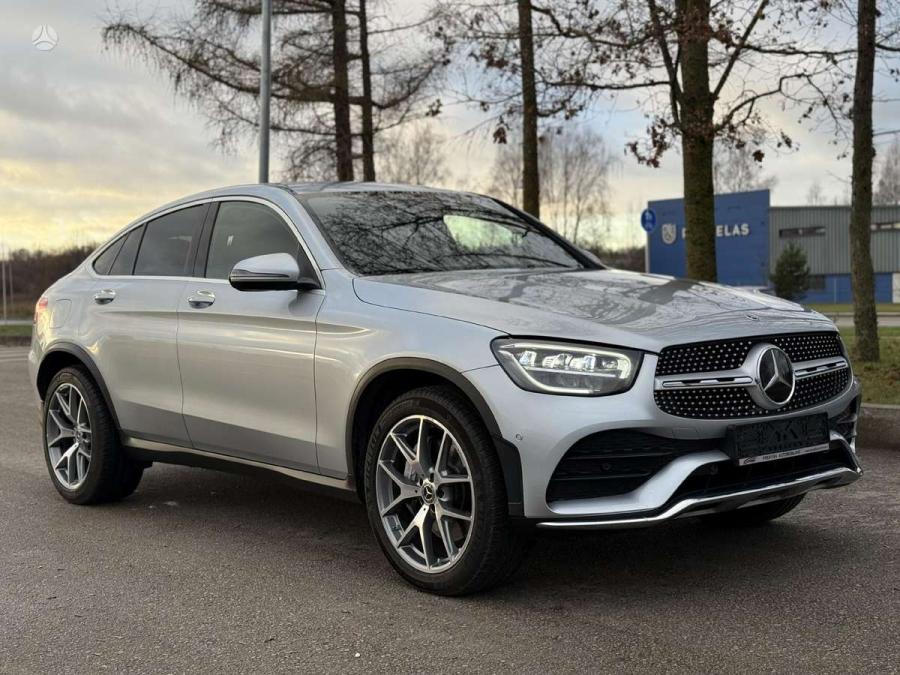 Grey Mercedes-Benz GLC 220 2021 in Panevezys, with an engine capacity of 1.95 L and mileage of 151 thousand km for 33800 €, photo 2 on AUTOMOTO.COM.LV