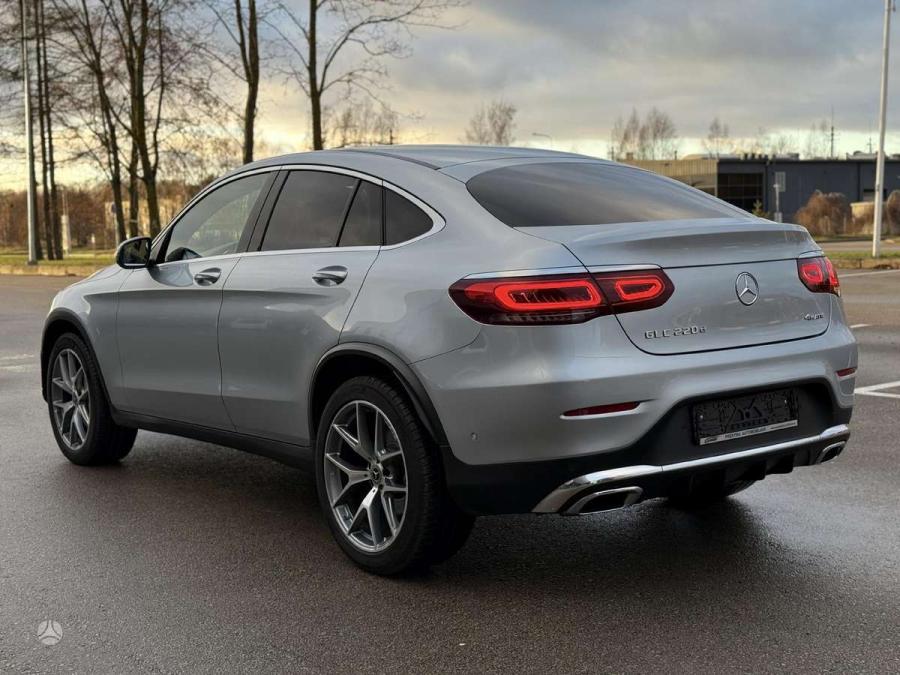 Pelēks Mercedes-Benz GLC 220 2021 Panevēža, ar dzinēja tilpumu 1.95 L un nobraukumu 151 tūkst. km par 33800 €, foto 14 vietnē AUTOMOTO.COM.LV