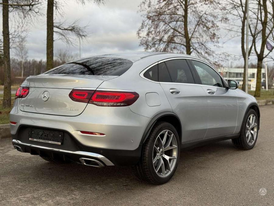 Pelēks Mercedes-Benz GLC 220 2021 Panevēža, ar dzinēja tilpumu 1.95 L un nobraukumu 151 tūkst. km par 33800 €, foto 19 vietnē AUTOMOTO.COM.LV