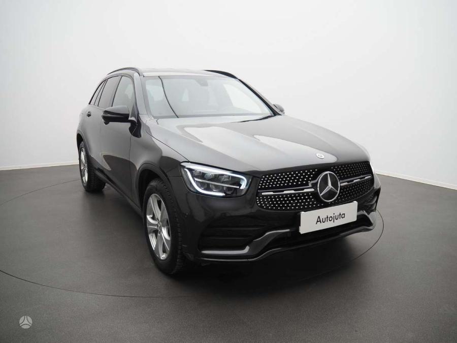 Grey Mercedes-Benz GLC 220 2021 in Vilnius, with an engine capacity of 1.95 L and mileage of 71 thousand km for 33500 €, photo 3 on AUTOMOTO.COM.LV