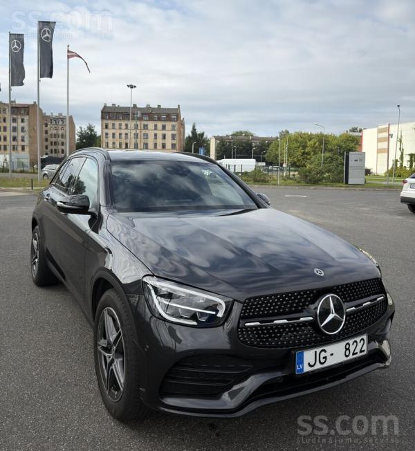 Pelēks Mercedes-Benz GLC 220 2021 Rīga, ar dzinēja tilpumu 2.00 L un nobraukumu 36 tūkst. km par 39800 €, foto 1 vietnē AUTOMOTO.COM.LV